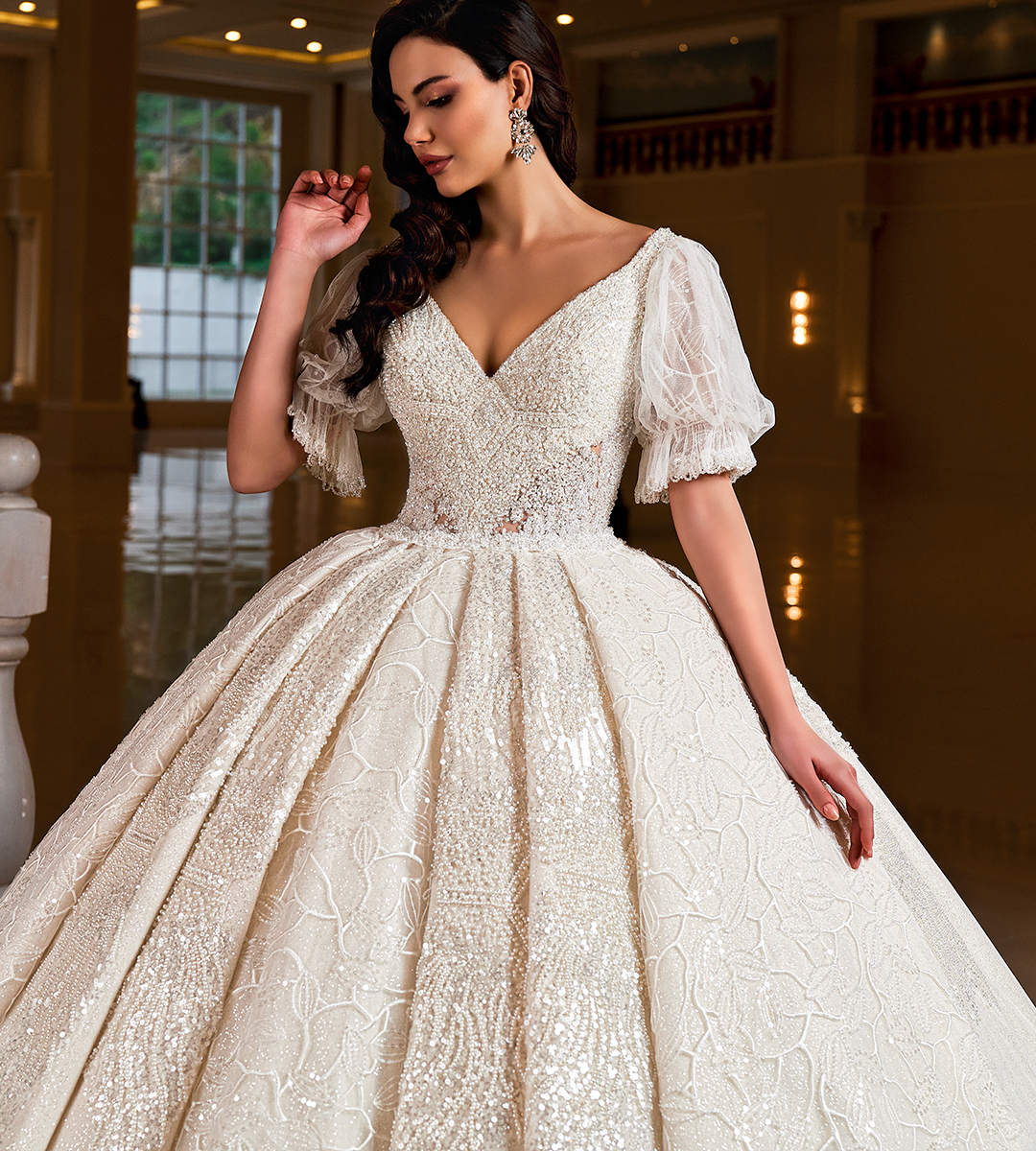 Dantel İşlemeli V Yaka Prenses Gelinlik Modeli Çeşitleri, Yorumları ...